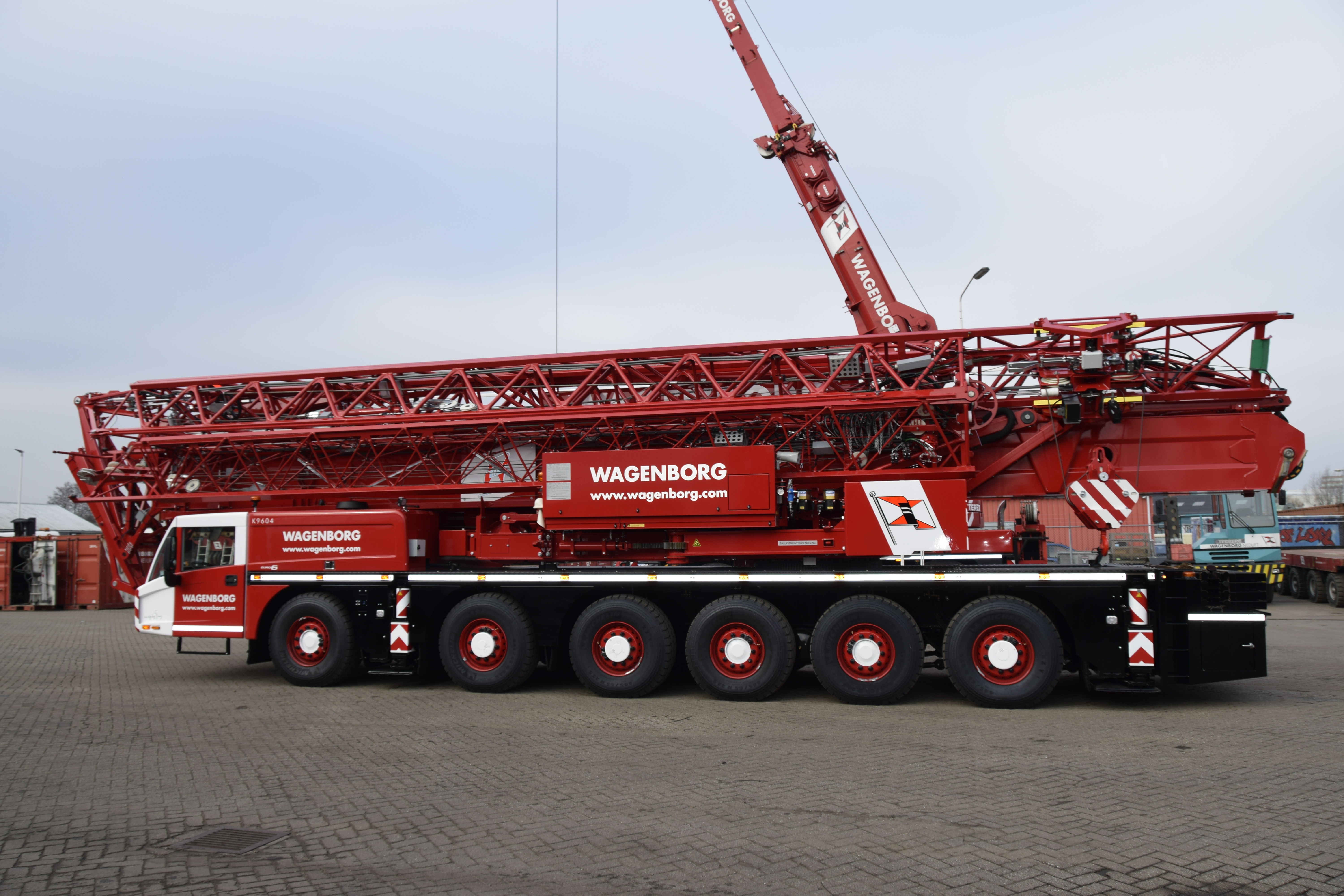 6th new Spierings mobile tower crane has arrived - Wagenborg Nedlift