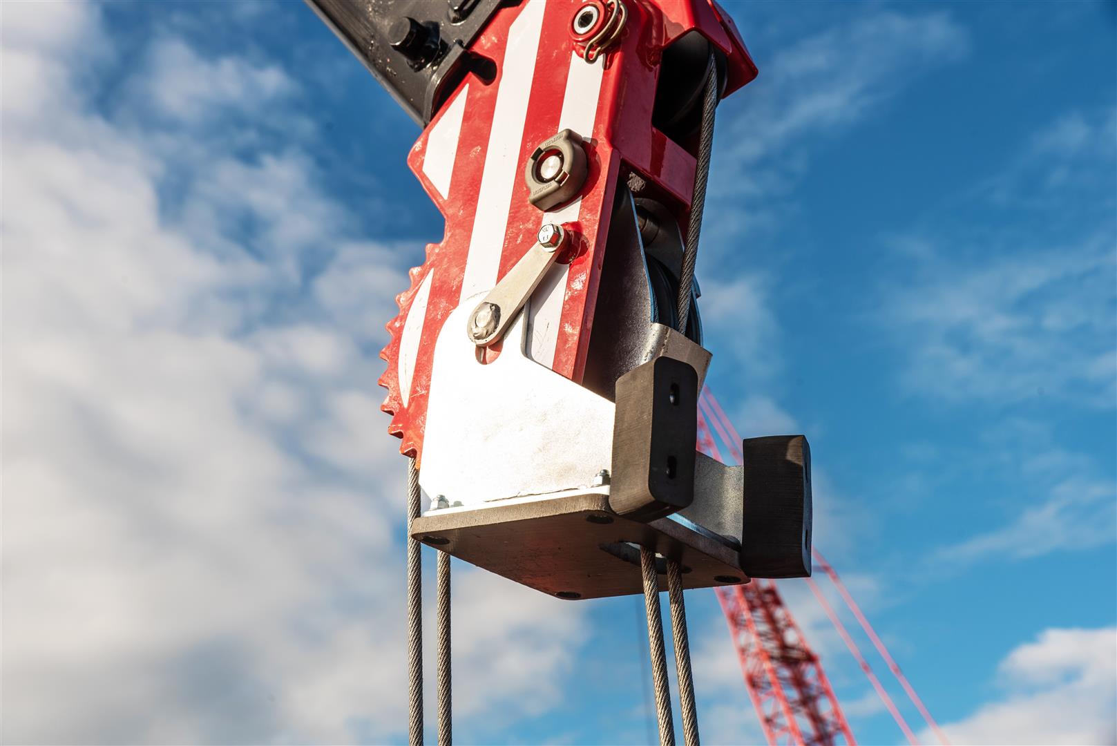 Our latest 100% electric compact crane: the Hoeflon C30e! - Wagenborg ...