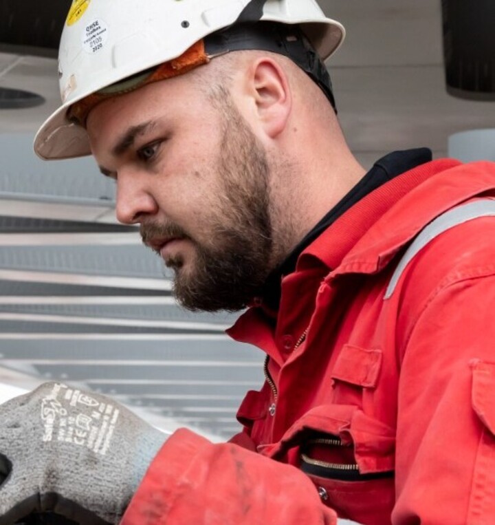 Teamwork on the ‘Violette Brücke’ in Duisburg