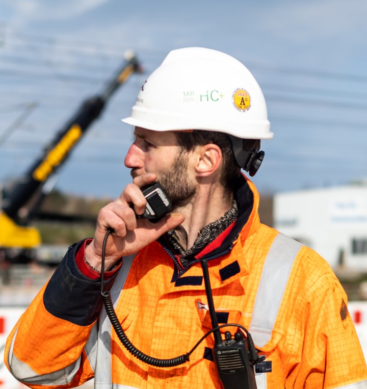 Teamwork on the ‘Violette Brücke’ in Duisburg
