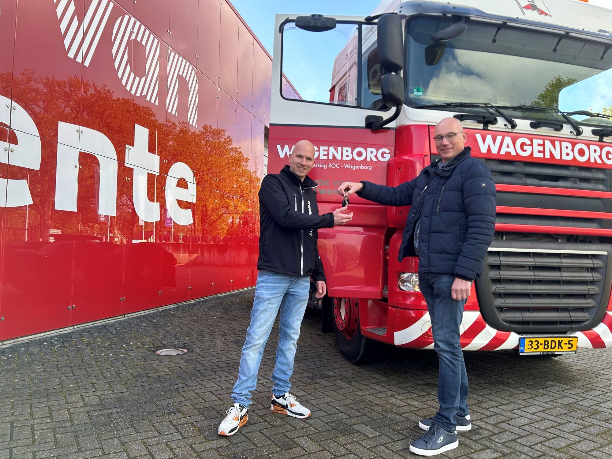 Future truck technicians work with sponsored Wagenborg truck